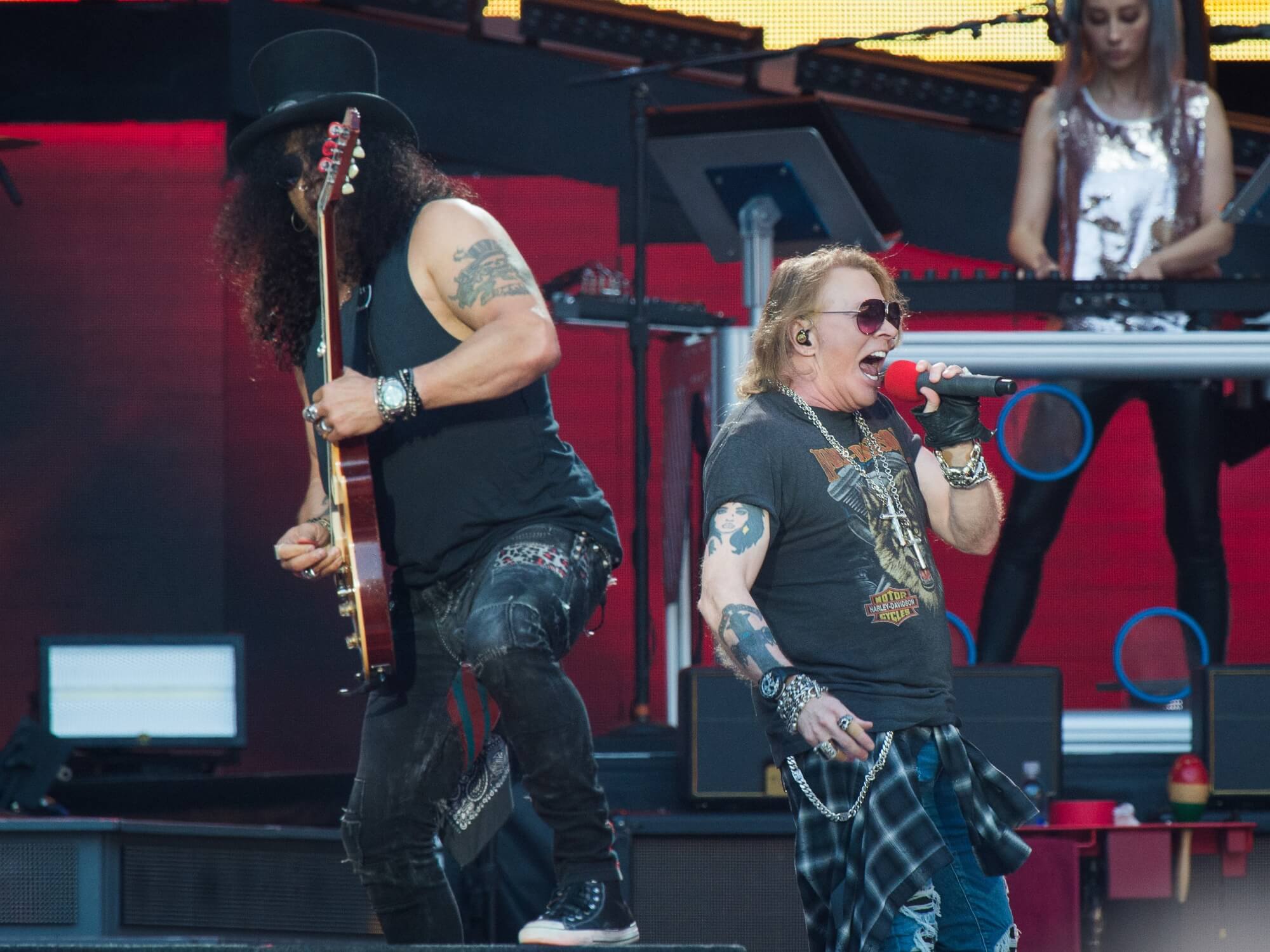 Alan Niven doesn’t care for a GNR reunion album: “The tantrums of youth ...