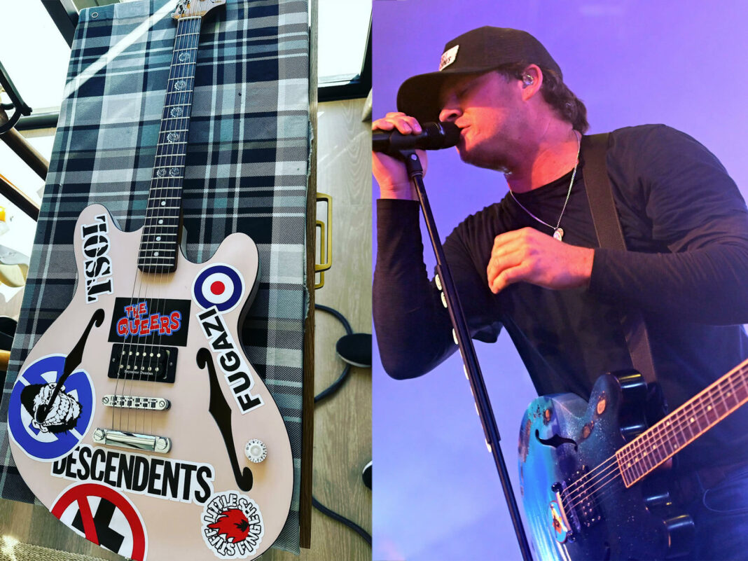 Tom Delonge shows off Fender Custom Shop Starcaster for Blink-182 | Pro ...