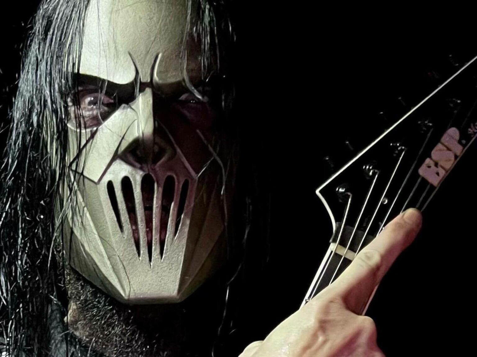 Has Mick Thomson of Slipknot left Jackson Guitars for ESP? | Pro Music News