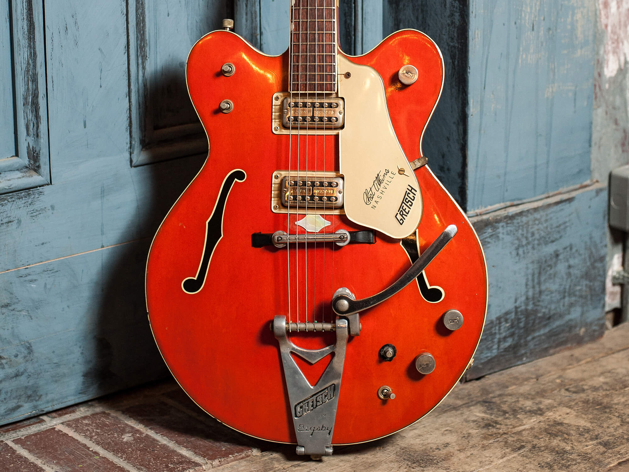 The history of the f-hole in guitars – what is it for and why does it ...